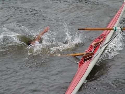 Aviron, Régis découvre le skiff . . . - fototac l'aviron 100 % humour