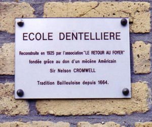 L'Ecole de la dentelle de BAYEUL / School for Lace-makers in BAYEUL ...