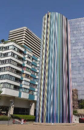 L'art à la Défense : "Le Moretti" - Au Fil des Jours