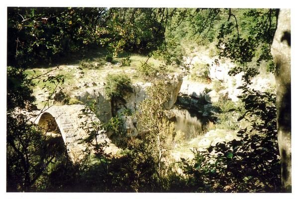 Un peu de soleil : le pont romain de Bugarach, les métiers d'art ...