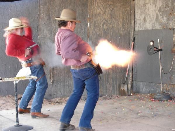 (12) FAST DRAW SHOOTING - NORMANDY WESTERNERS