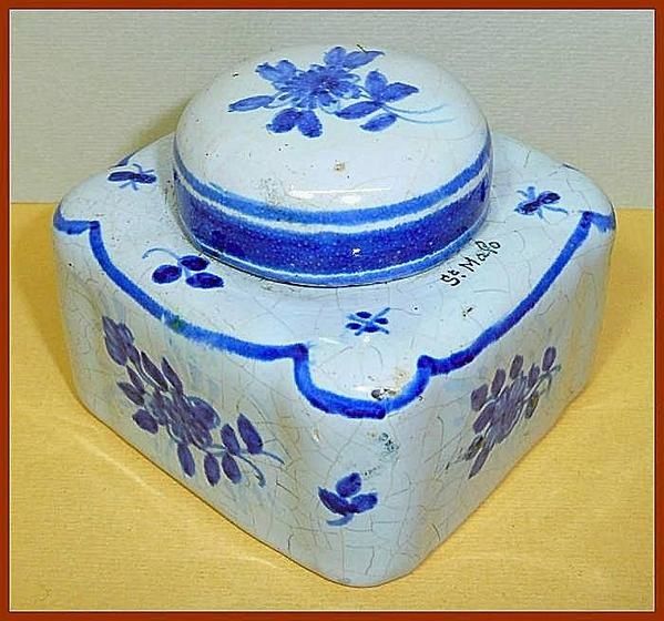 ma collection encriers et bénitiers en faïence de quimper et malicorne ...