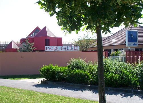 Eduquer à la Défense: une demande officielle