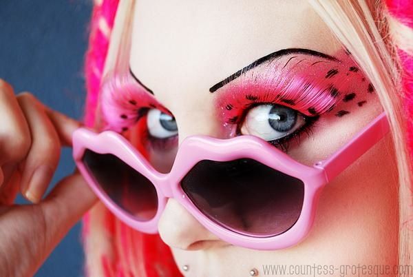 Maquillage aux frontières du réél - The Dark System - Culture Alternative