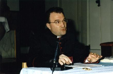 Mgr Gilles Wach commente le Motu Proprio Summorum Pontificum - Le Motu ...