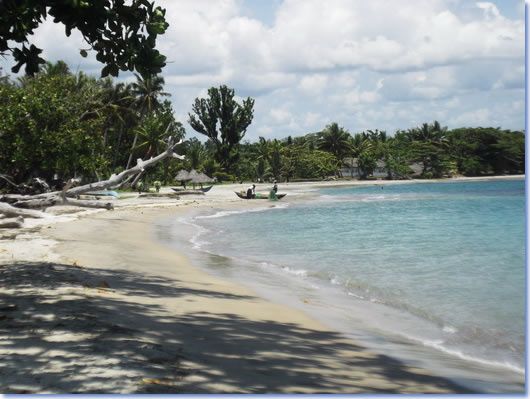 629) Petites vacances à Mahambo - Ino vaovao ? 1000 et 1 entreprises ...