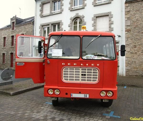 BERLIET POMPIER GBK 18 DE 1963 - Nos belles Anciennes ( alaud56 )