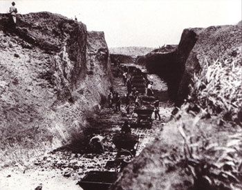 Terre d'ébène : le chantier du CFCO (2) - Le blog de Fabrice au Congo