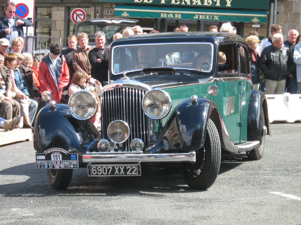 Défilé de voitures anciennes - Le blog d'Ernest