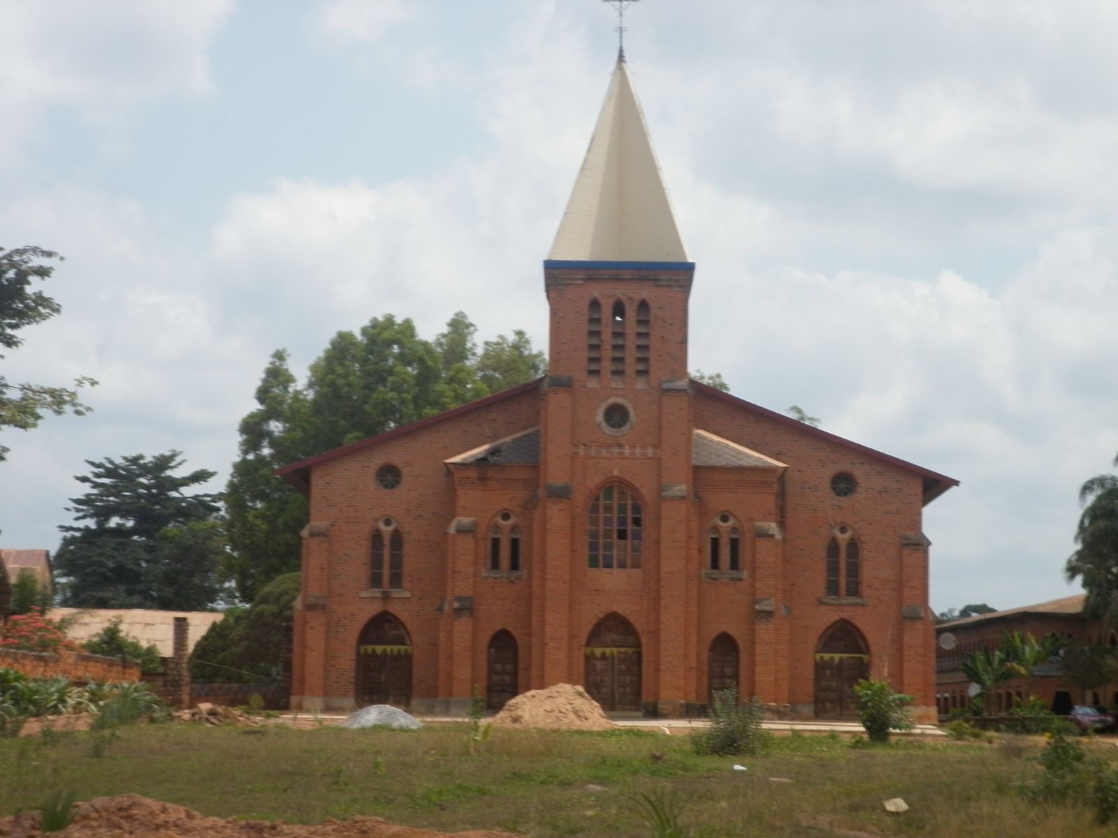 Album - Mbanza-Ngungu - D'UN MONDE A L'AUTRE....d'Erezée à Kinshasa