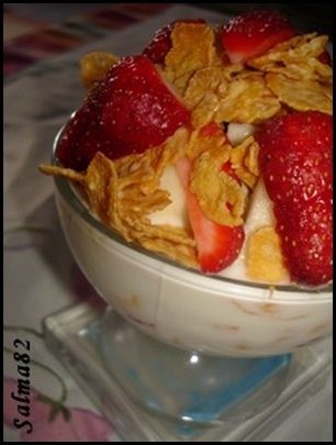 Coupe de fruits au yaourt et cornflakes - Saveur Culinaire