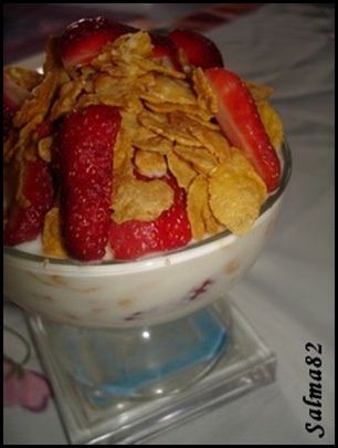Coupe de fruits au yaourt et cornflakes - Saveur Culinaire