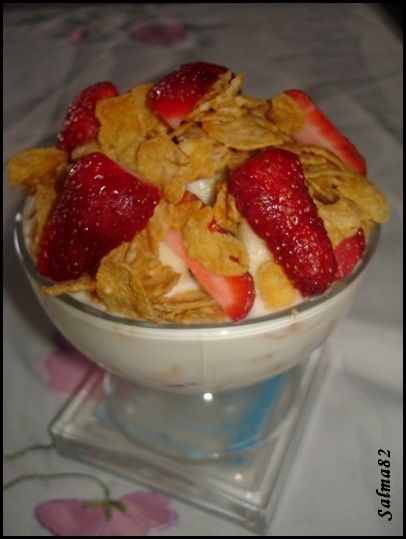 Coupe de fruits au yaourt et cornflakes - Saveur Culinaire