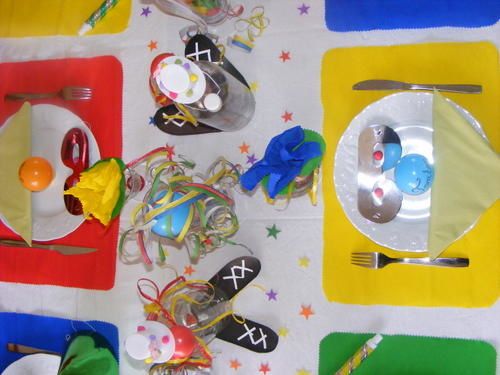 table carnaval - SABRINA, APPRENTIE DÉCORATRICE!!!