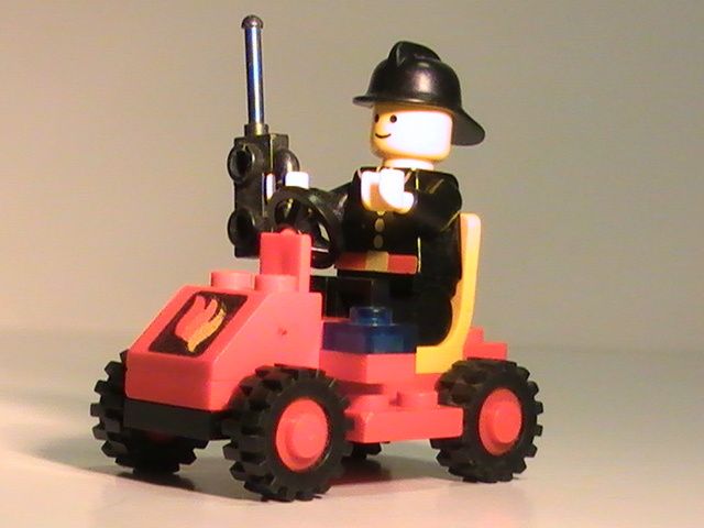 LEGO n° 6611 de 1981- La mini voiture de pompier - Le blog de ...