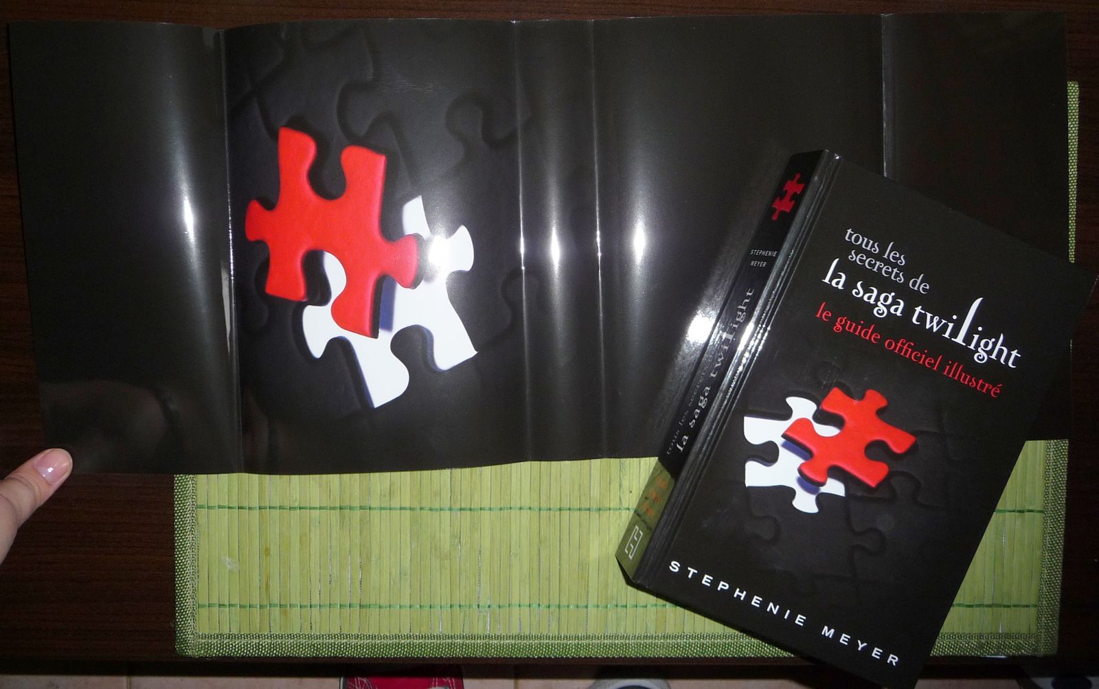 Le guide officiel illustré de la saga Twilight - Alindria