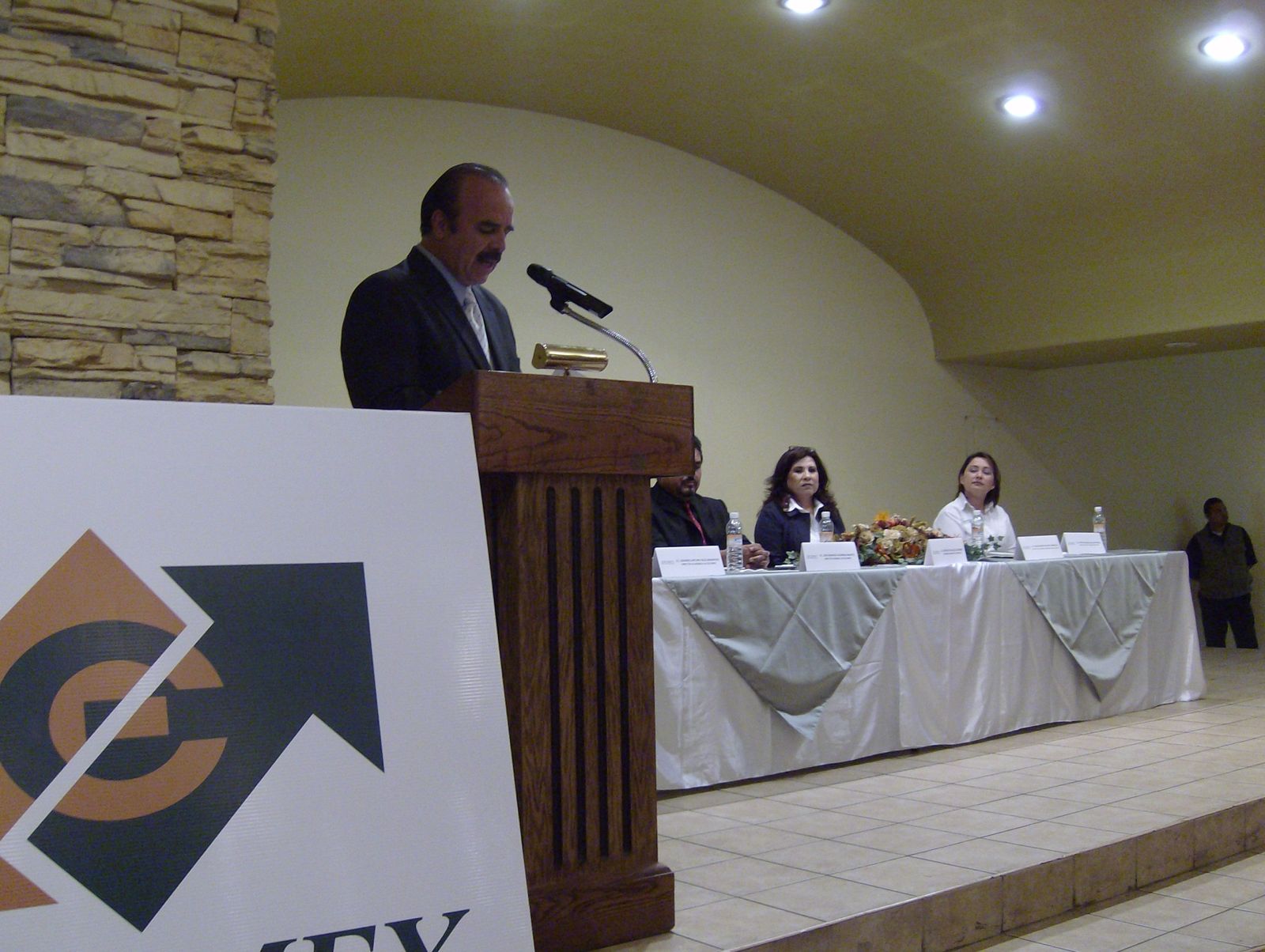 Album - GRADUACIONES - El blog de UNIVERSIDAD DE NEGOCIOS ESCOMEX ...