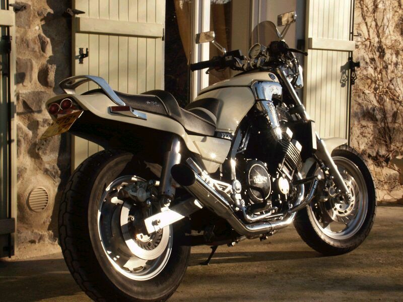 Les Yamaha 750 FZX TUNING - Photos tuning motos,Vmax,FZX,Big One