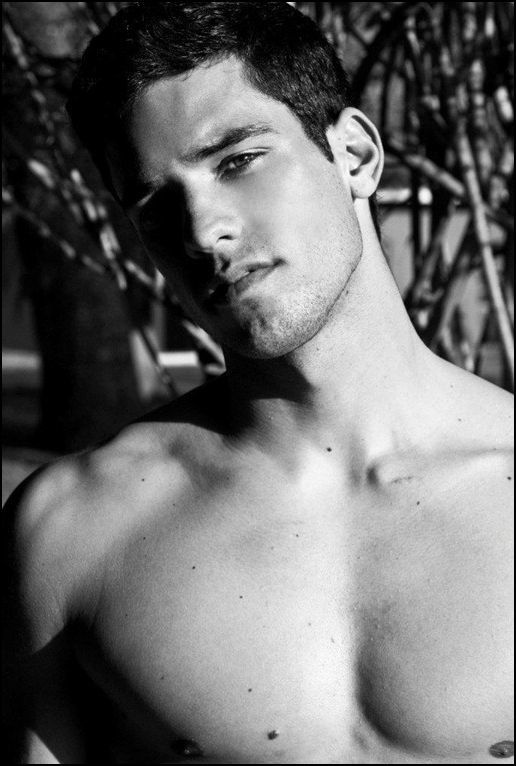 Joao Chiaffitelli @ L' Equipe Agence ..Par Didio... - Men's Runway