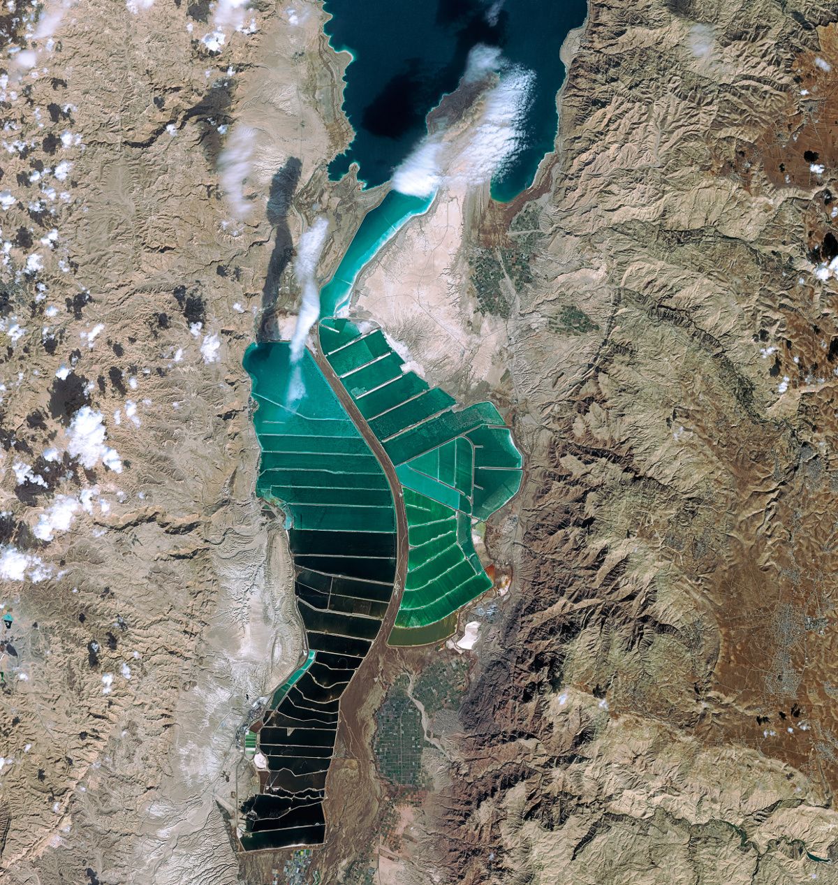 Au Proche-Orient, l'évolution de la mer Morte vue par les satellites ...