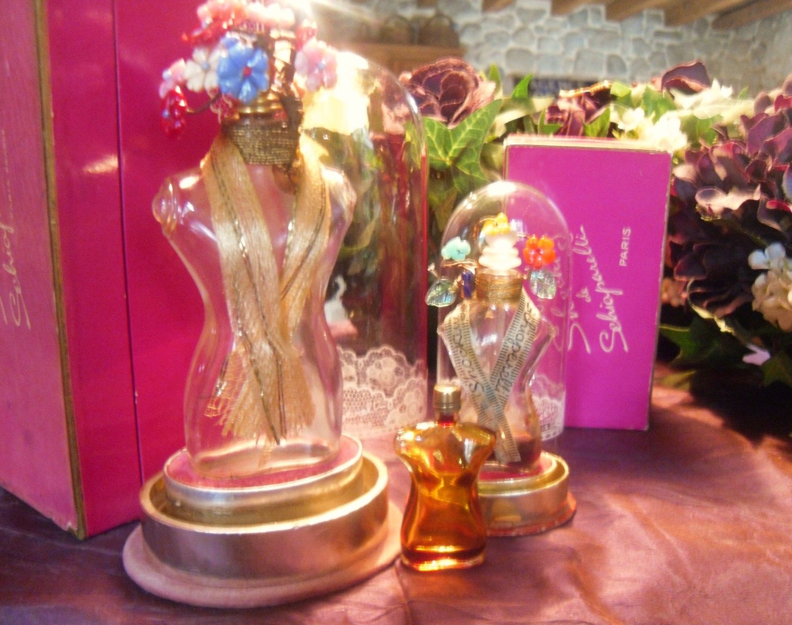 Album - Schiaparelli - collection miniatures de parfum anciennes