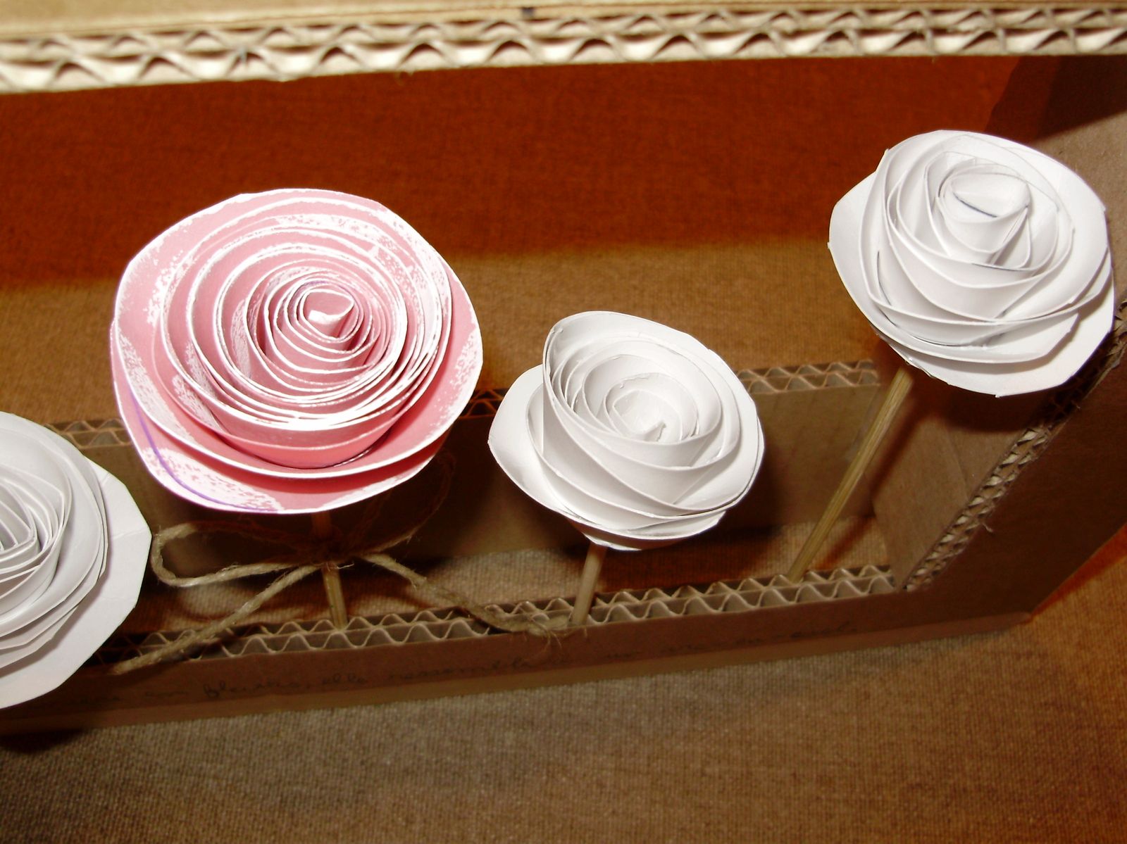 Roses en carton - Carton Magique