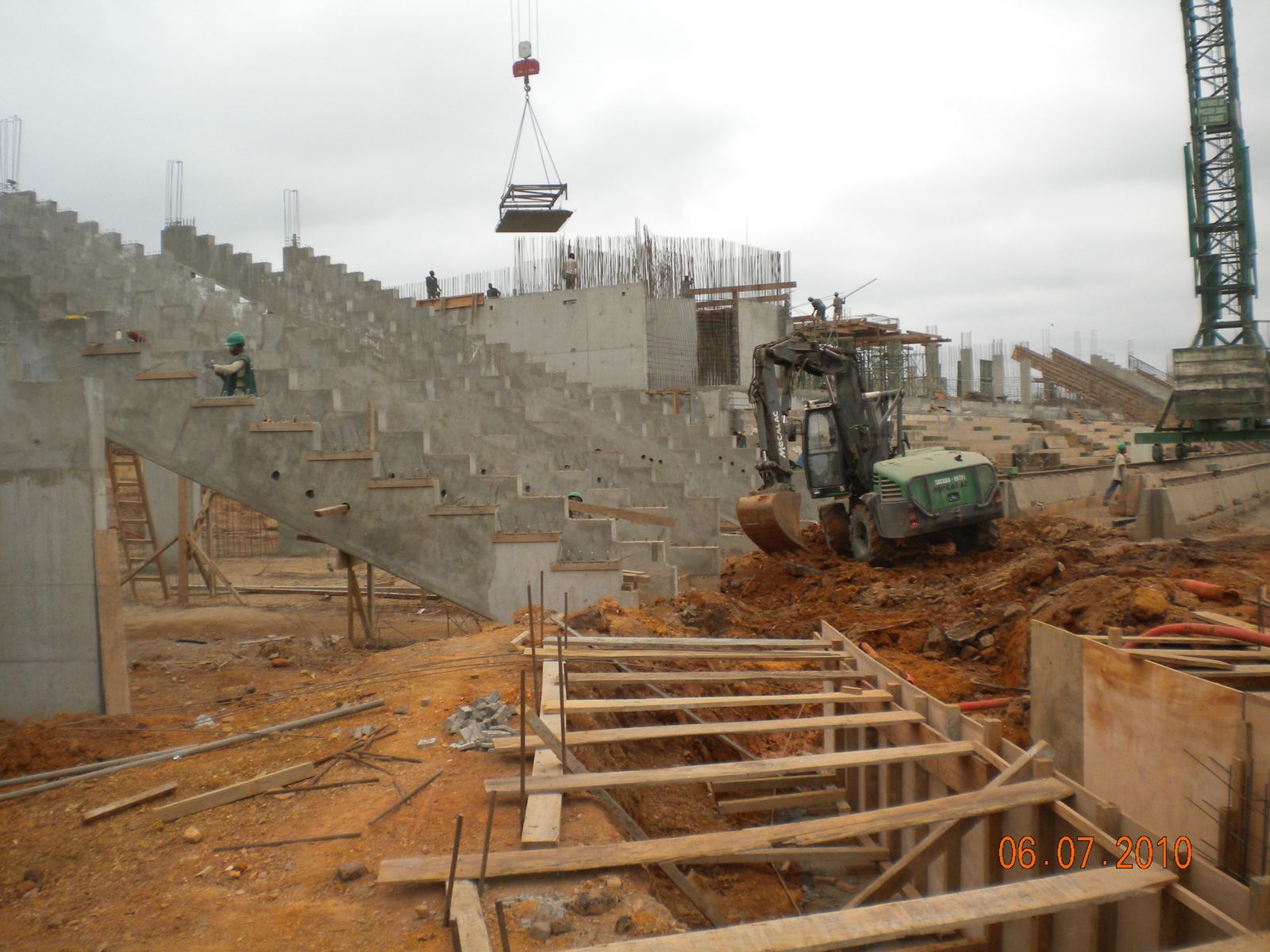 Le président du COCAN sur les chantiers de la CAN dans le Haut Ogooué ...