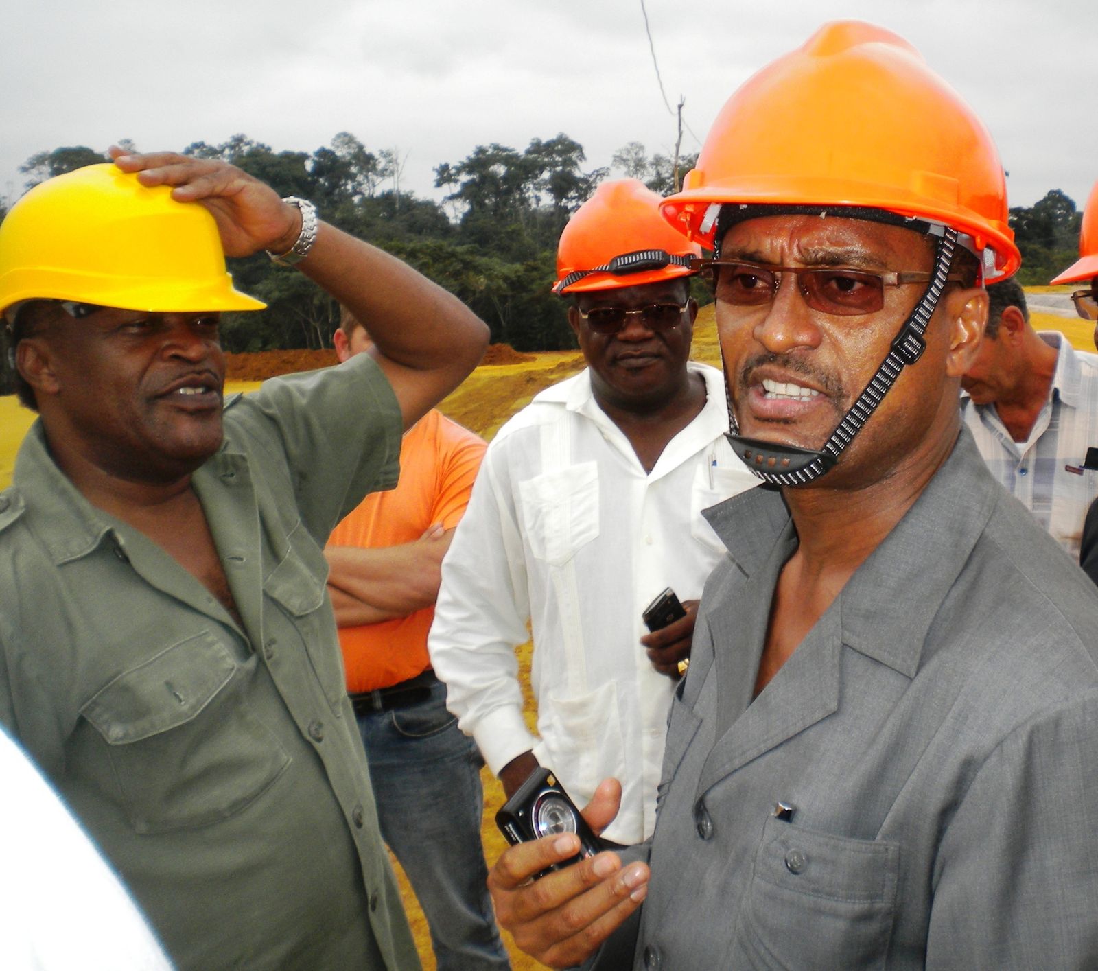 Le président du COCAN sur les chantiers de la CAN dans le Haut Ogooué ...