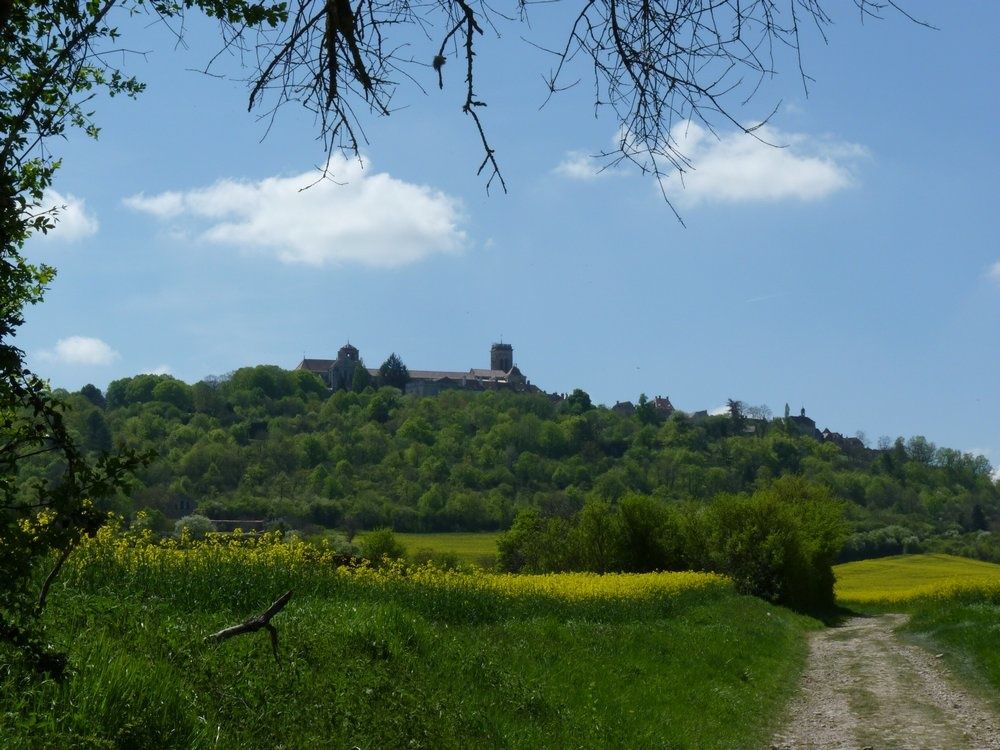 Du camp de Cora à Vézelay. - Vers Compostelle