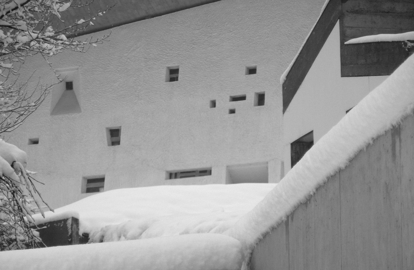 Le Corbu sous la neige - Ronchamp - - Alain Jacquot-Boileau