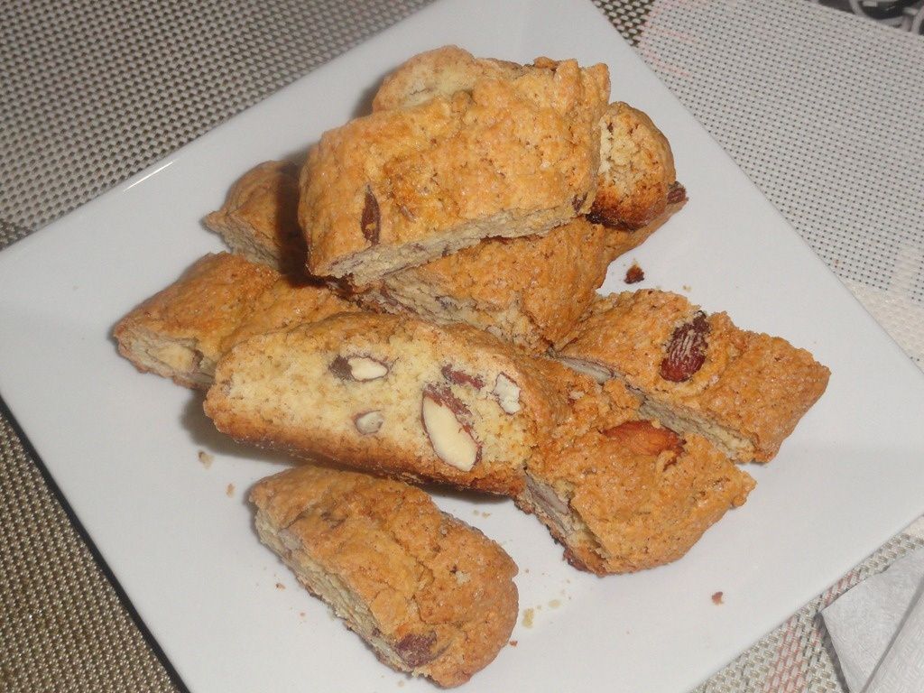 Croquets croquants aux amandes et zeste d’orange (Gâteau algérien ...