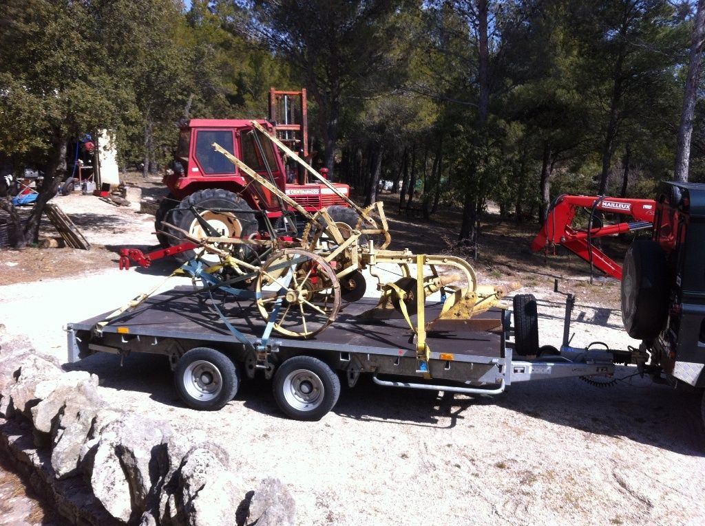 charrue trainée - tractor-old-iron