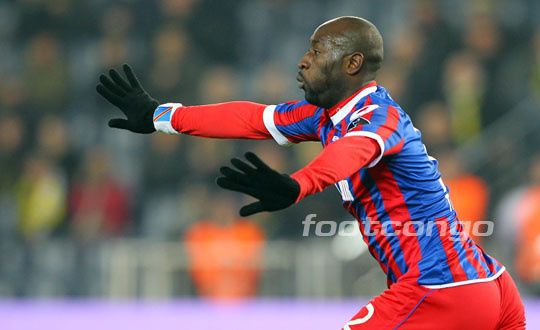 EUROPE: TRESOR LUALUA MARQUE UN DOUBLE - footcongo