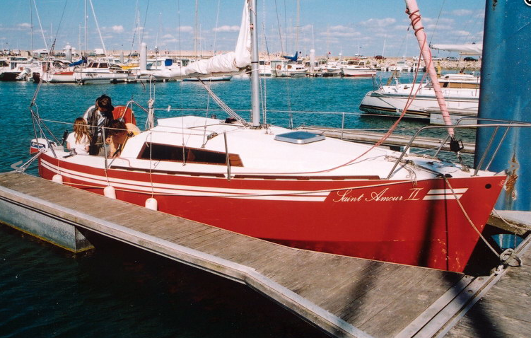 Une photo d'un Figaro 6 au ponton, le "Saint Amour II" - Le blog des ...